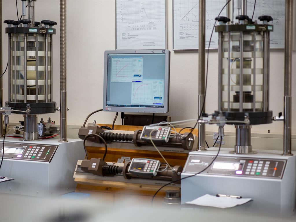 Triaxial tests | Wiertsema & Partners
